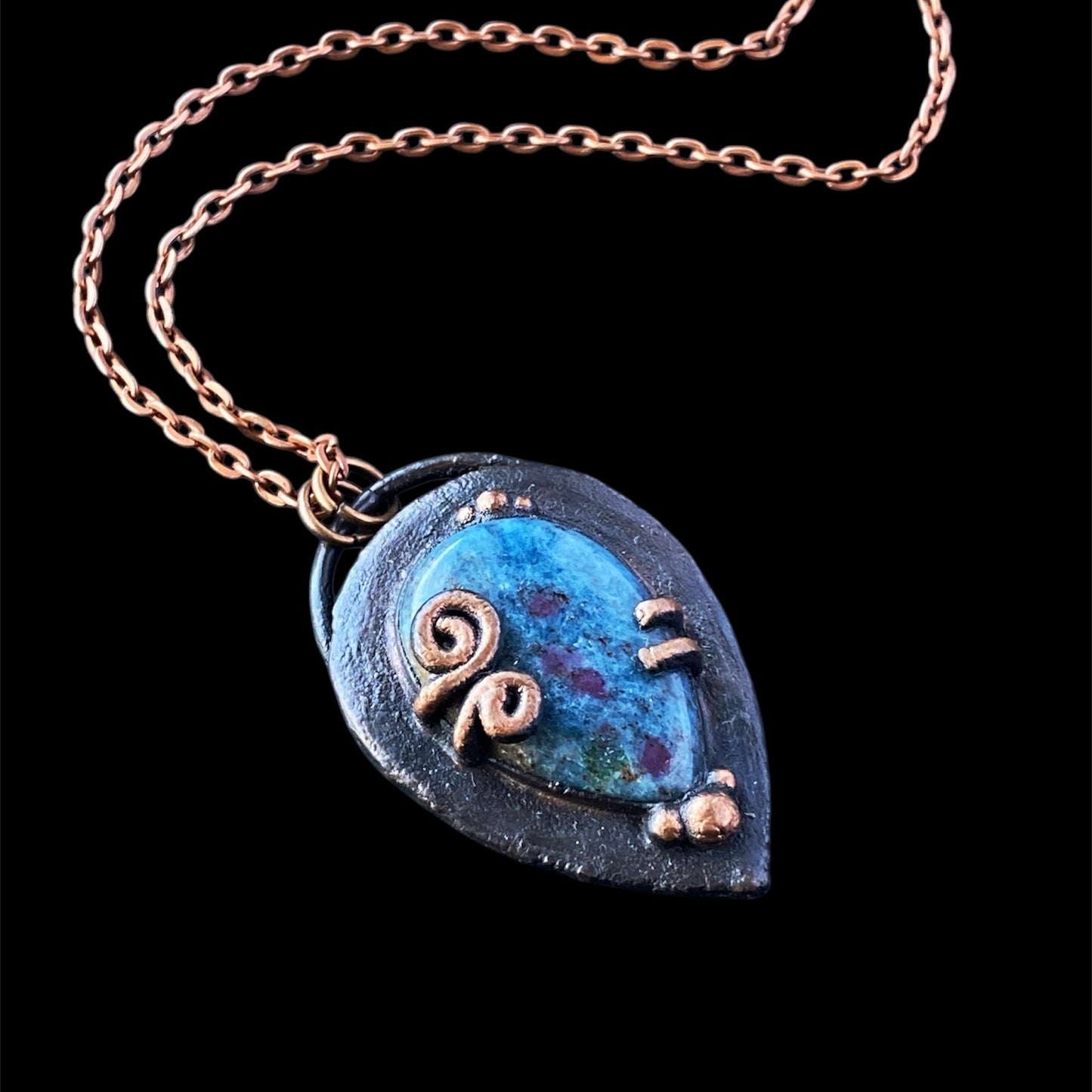 𝑆ℎ𝑖𝑒𝑙𝑑 𝑅𝑢𝑏𝑦 𝐼𝑛 𝐾𝑦𝑎𝑛𝑖𝑡𝑒 𝑁𝑒𝑐𝑘𝑙𝑎𝑐𝑒 – Hexelheim